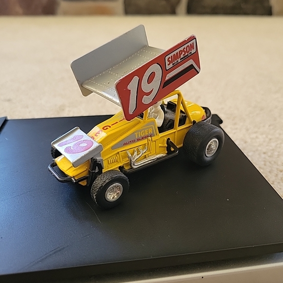 mctoy | Toys | 987 Zee Toys Grippers 19 Simpson Tiger Sprint Car ...